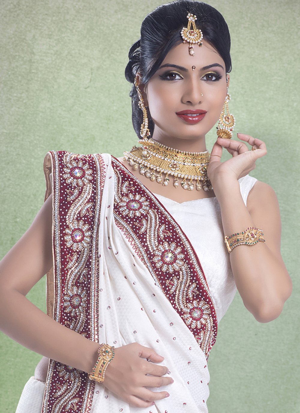 Off White Embroidered Work Jacquard Classic Designer Saree