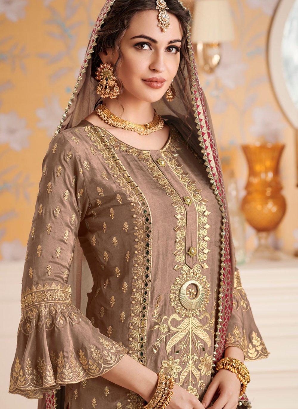Buy Online Embroidered Designer Pakistani Suit : 100760