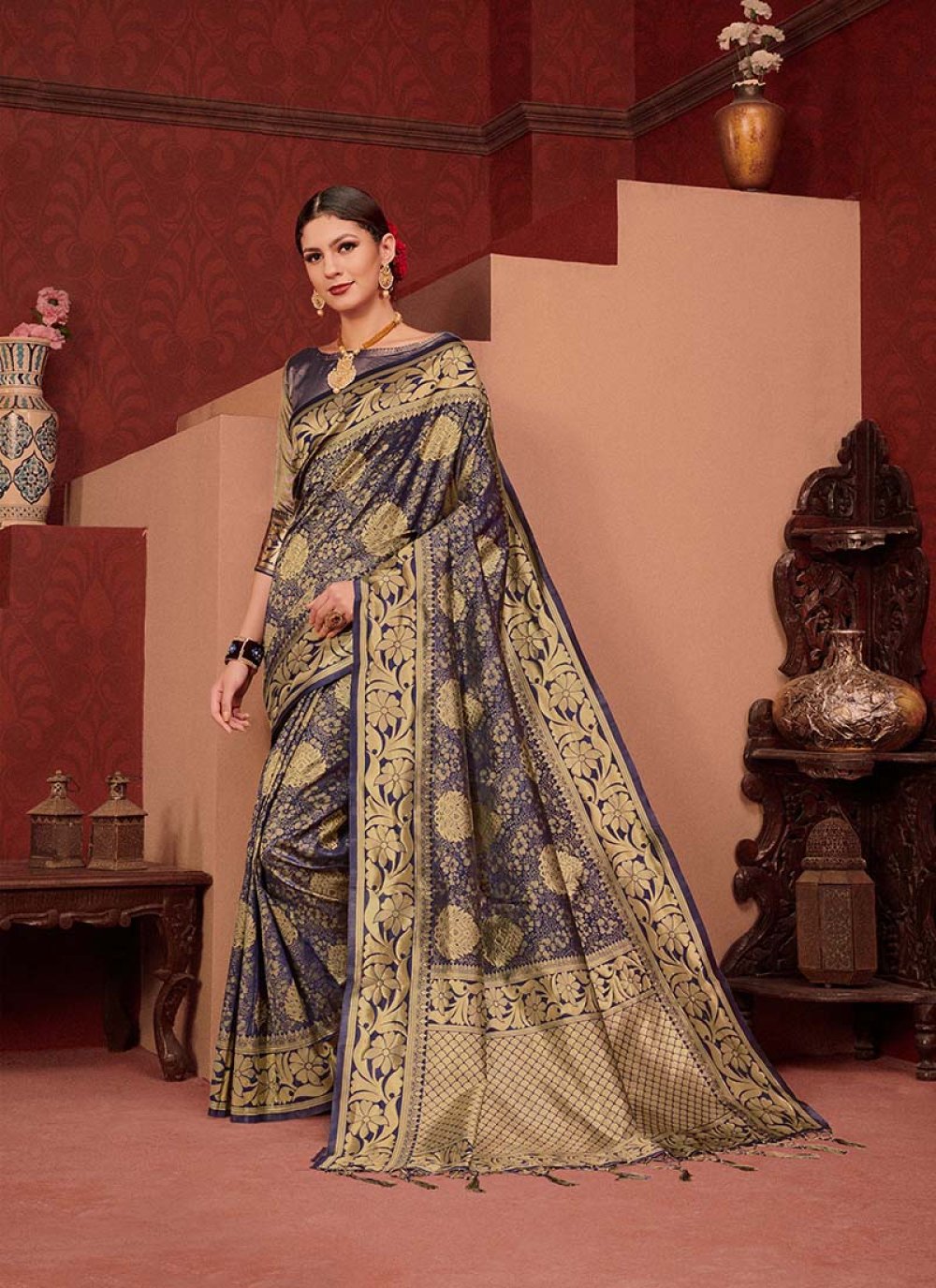 Buy Online Tunchui Boota Ceremonial Classic Saree : 120063