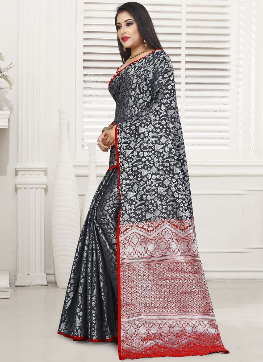 Buy Woven Traditional Saree Online : 109827