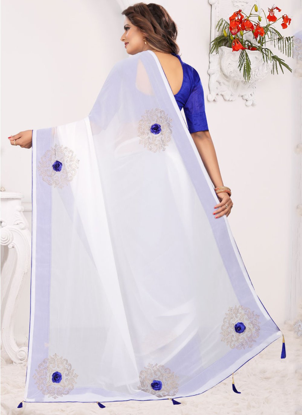 Buy Online White Print Saree : 154678