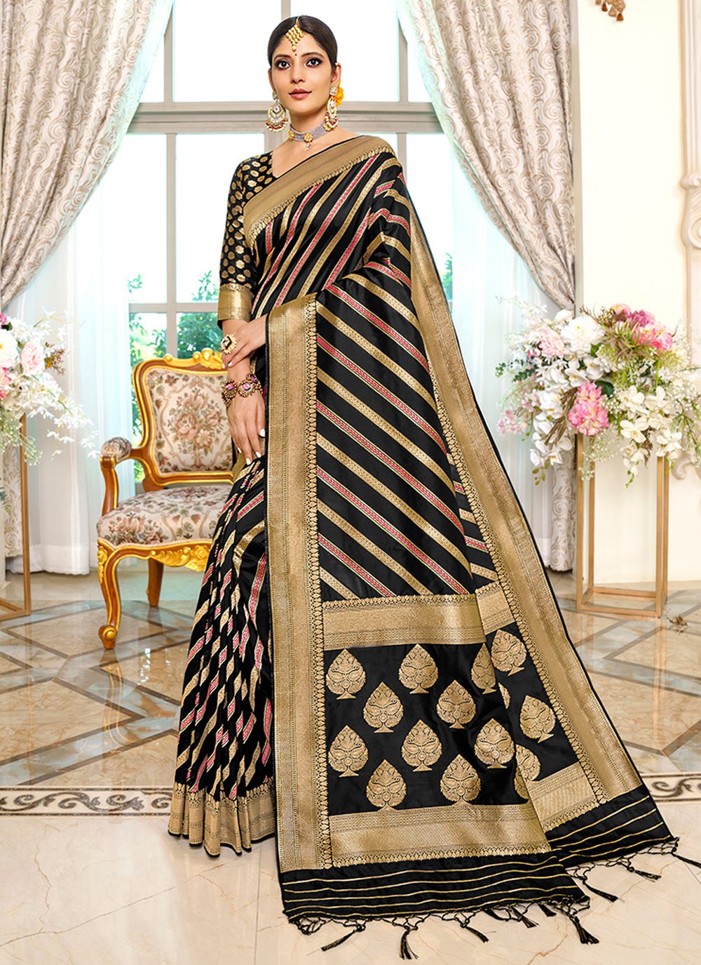 Shop Black Weaving Traditional Saree Online : 170673