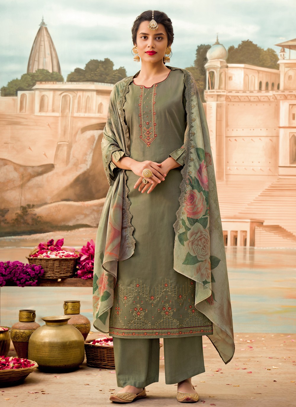Shop Embroidered Silk Designer Pakistani Suit Online : 178656