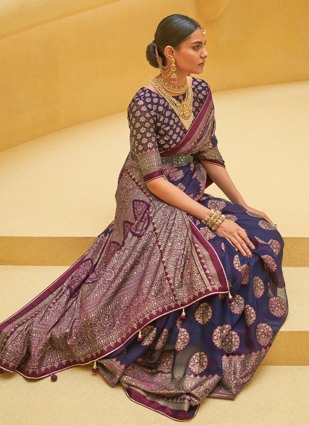 Buy Online Weaving Navy Blue Designer Saree : 243658