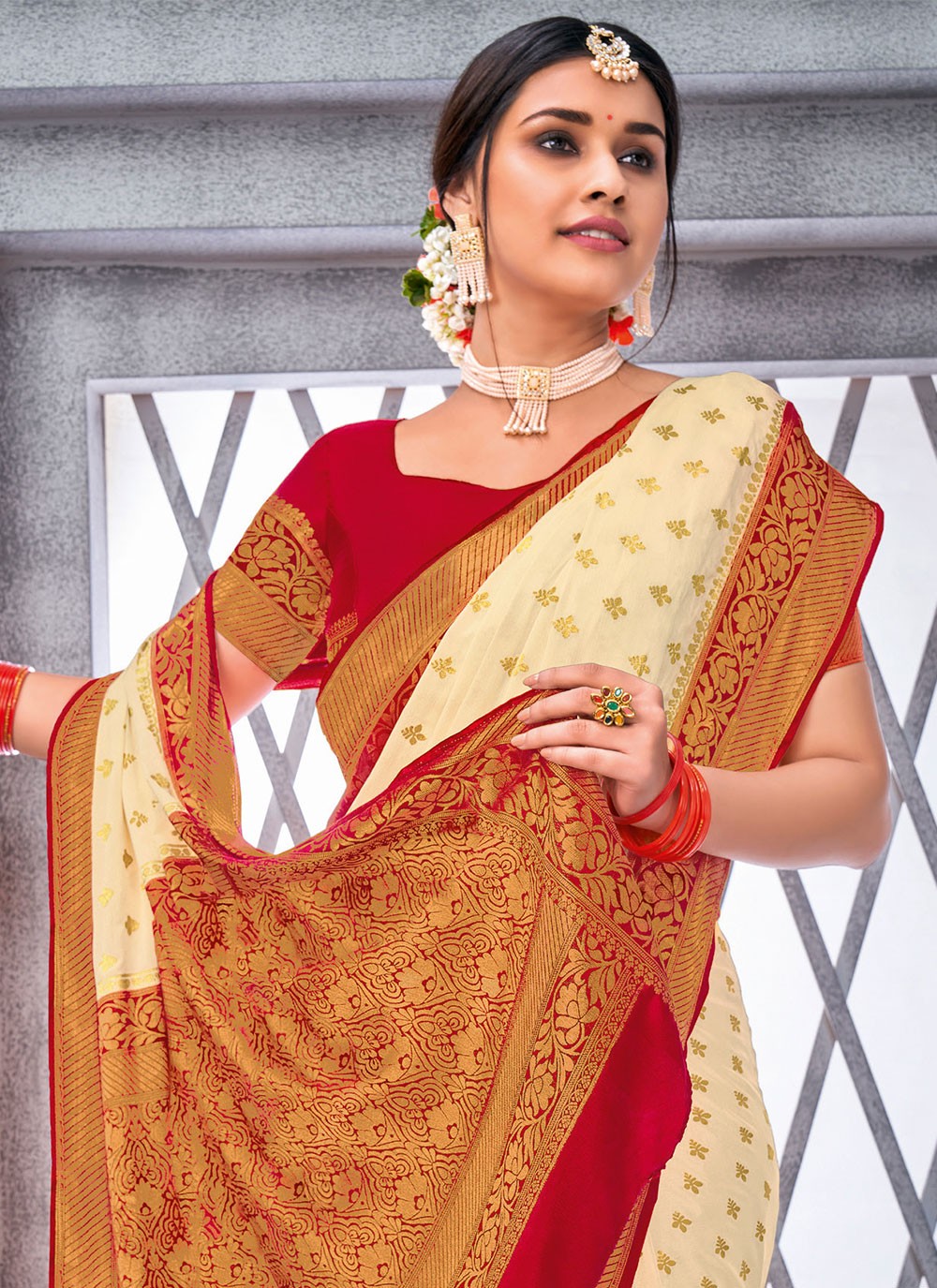 Buy Online Off White Color Contemporary Saree : 250058