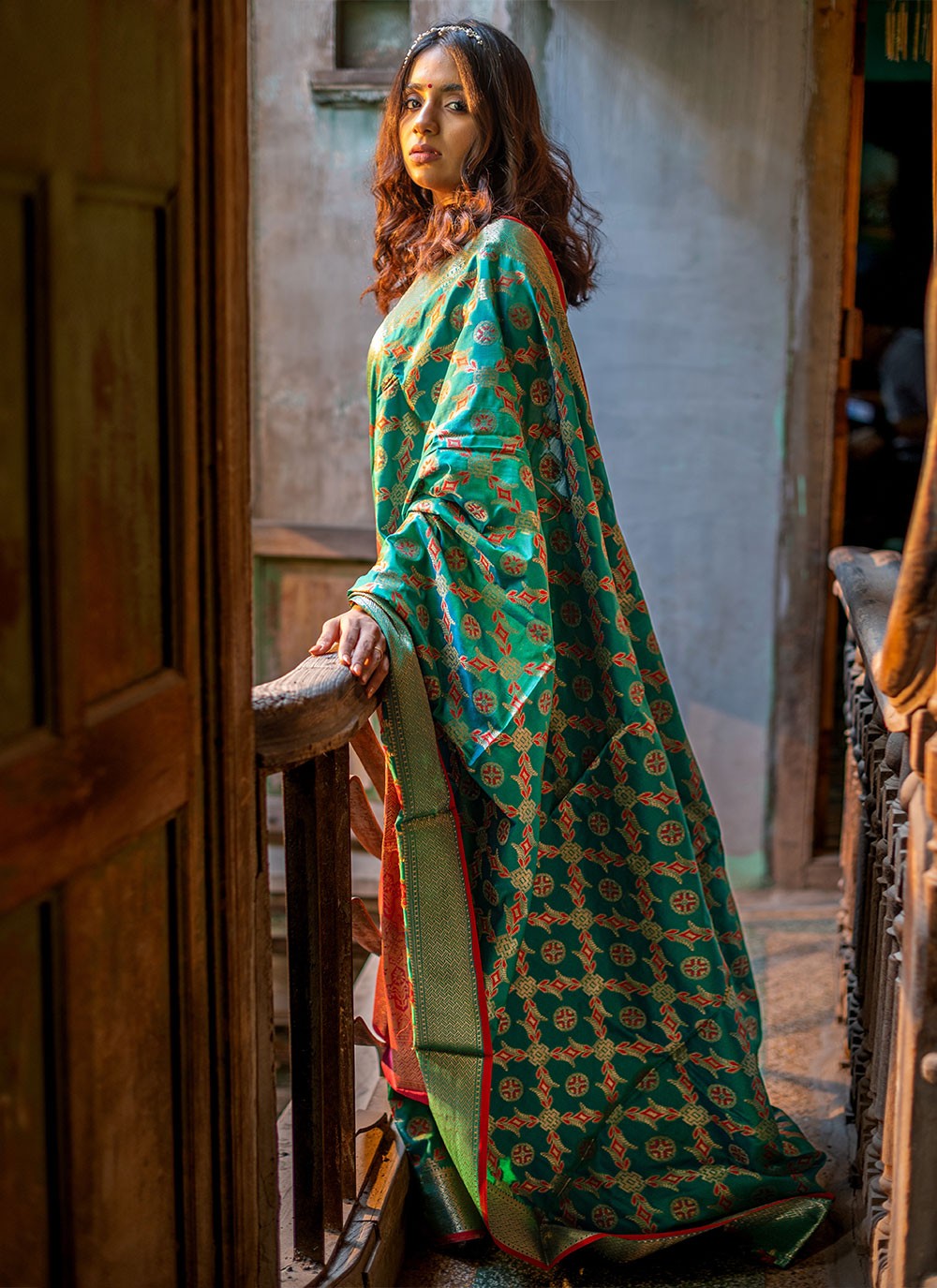 Shop Weaving Silk Turquoise Designer Saree Online : 260819