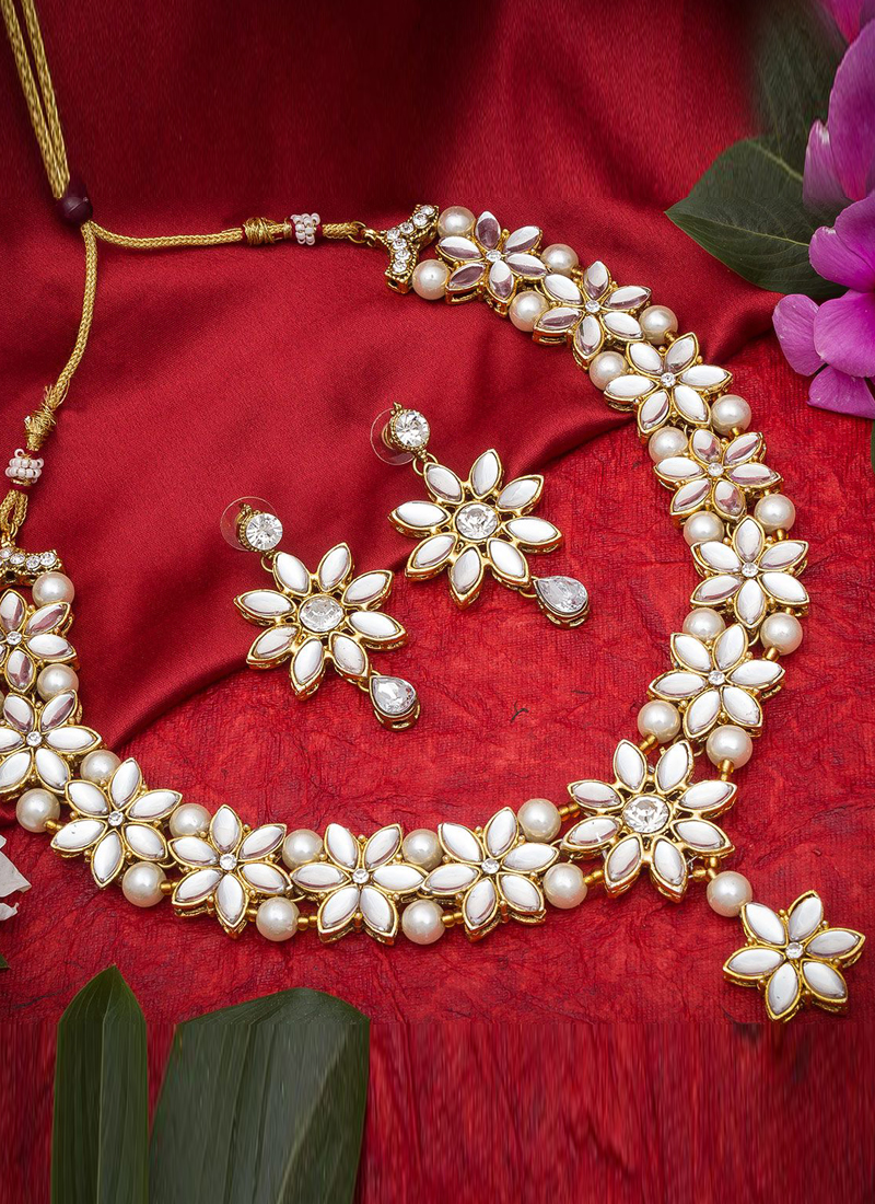 Buy Gold Color Necklace Set Online : 115626