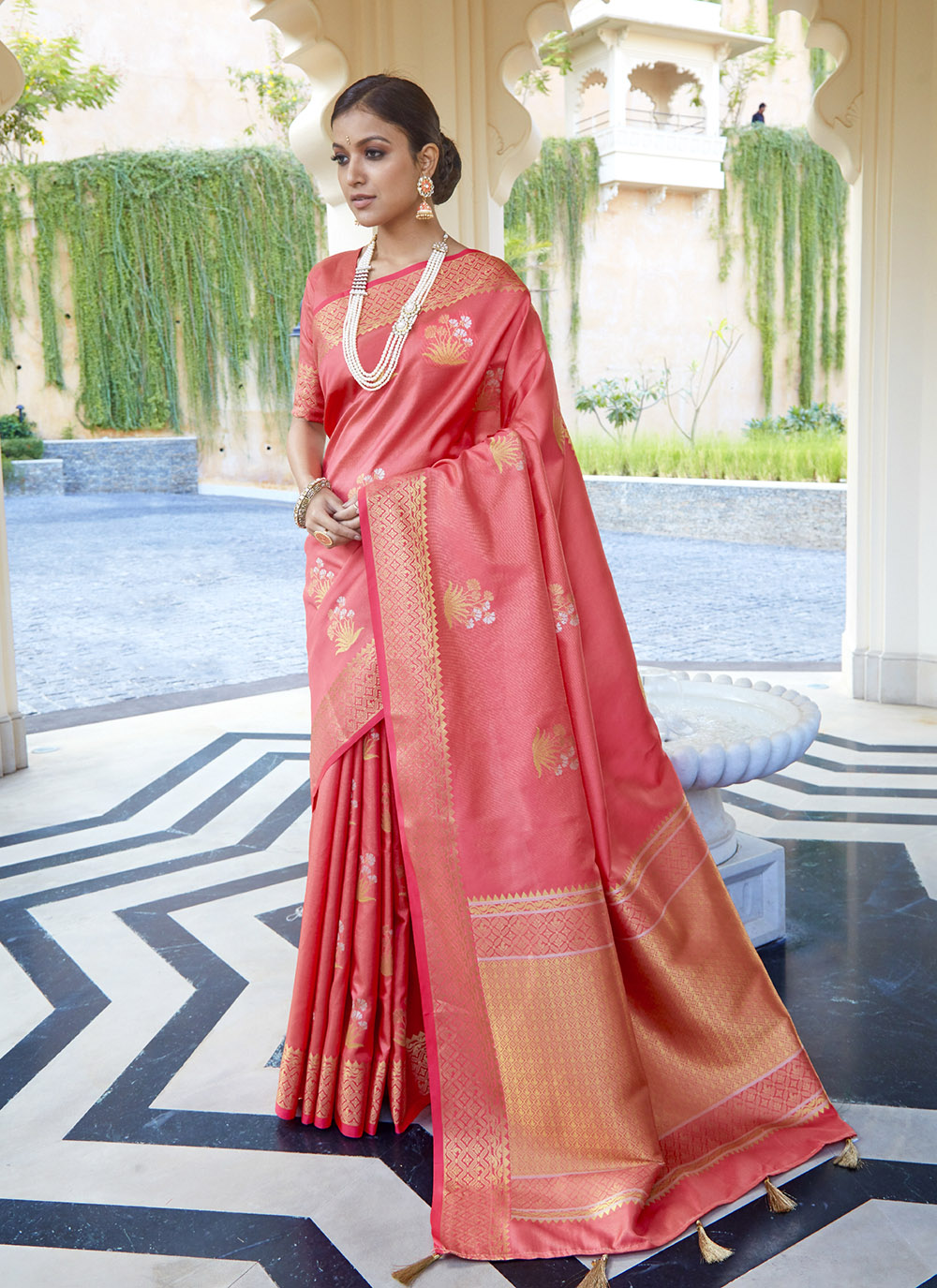 Shop Online Designer Traditional Saree Weaving Silk in Pink : 209620