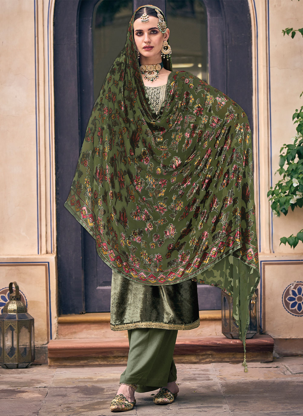 Shop Online Green Embroidered Velvet Trendy Salwar Kameez : 239167