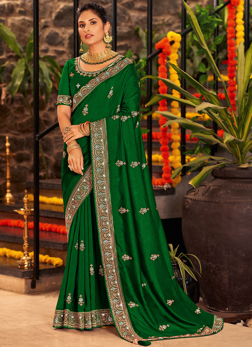 Buy Online Green Color Classic Saree : 252798