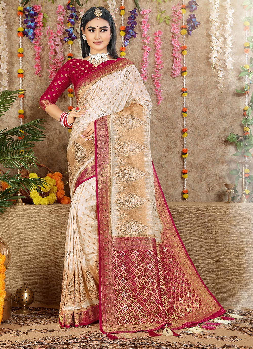 Buy Off White Zari Traditional Saree : 264826