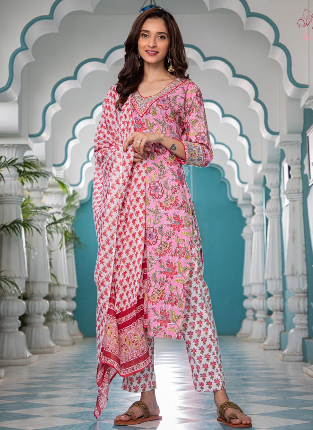 Buy Printed Pink Designer Kurti Online : 250174